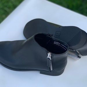 Time and Tru | Shoes | Time And Tru Ladies Two Zip Black Ankle Boots ...